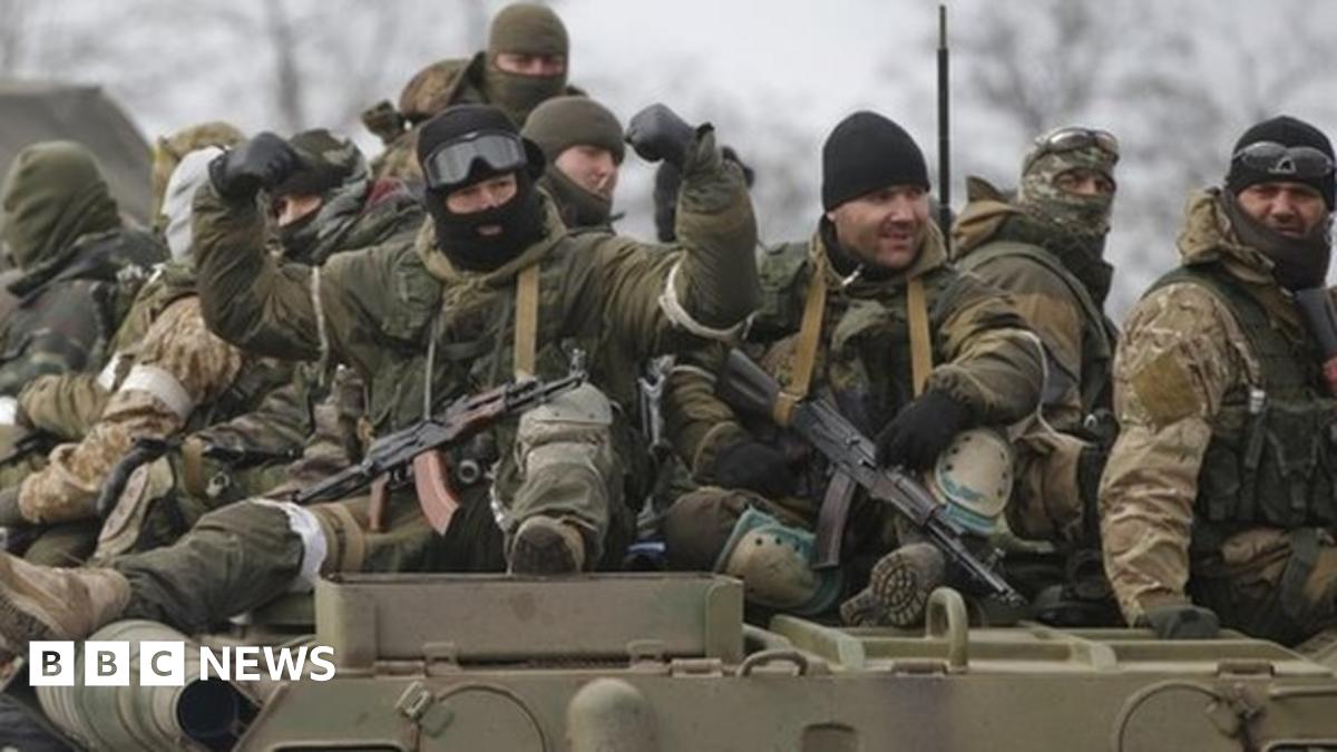 Ukraine army to be trained by UK troops - Cameron - BBC News
