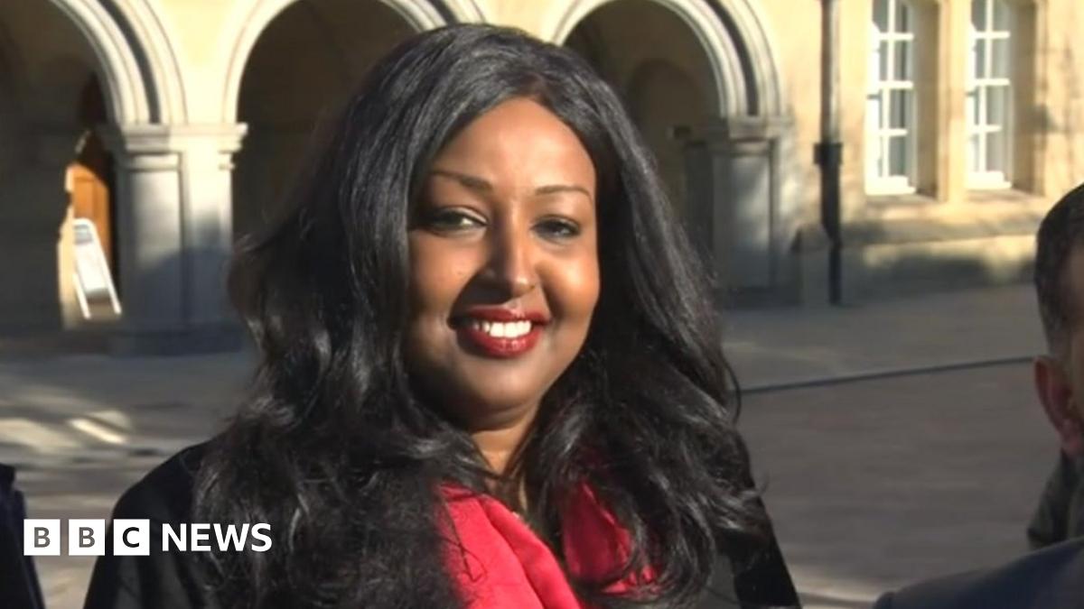 Amina Ali, Bradford West's Labour candidate, withdraws - BBC News