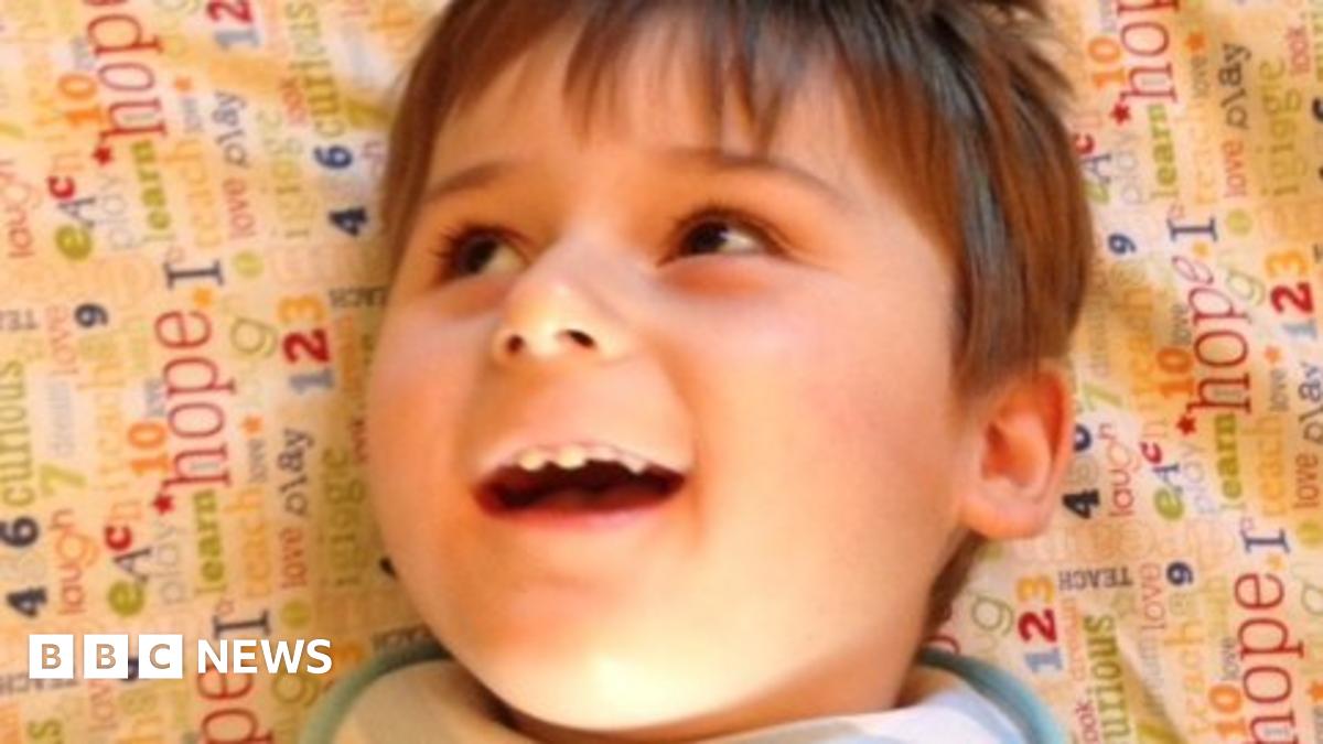 Snooker record attempt for Finley Jackson - BBC News