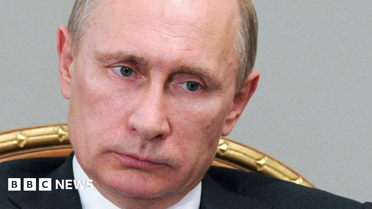 Russian President Putin cuts staff's salaries by 10% - BBC News