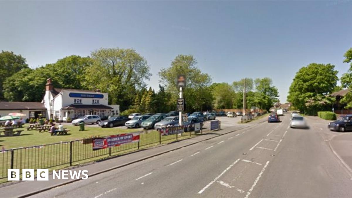 Kelvedon Hatch crash suspect arrested after teenager dies - BBC News