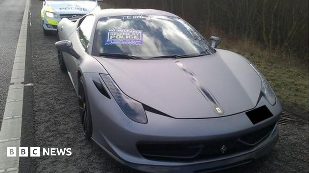 Ferrari 458 supercar seized by police on M40 - BBC News