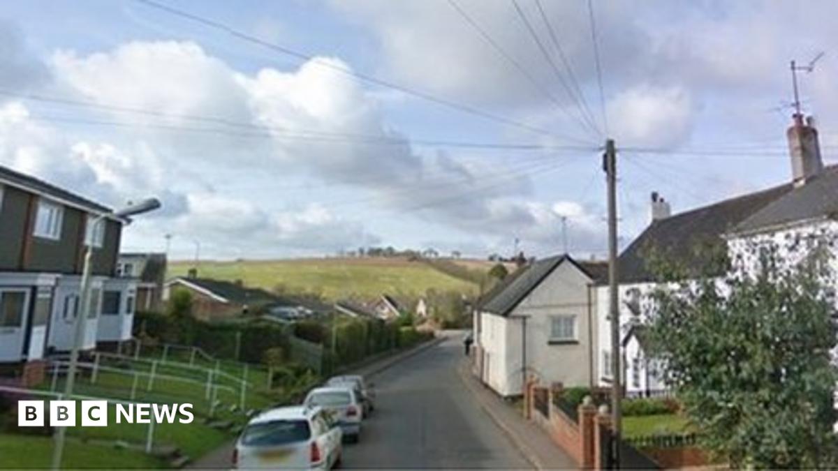 Crediton crash: Man arrested after boy, 10, is killed - BBC News