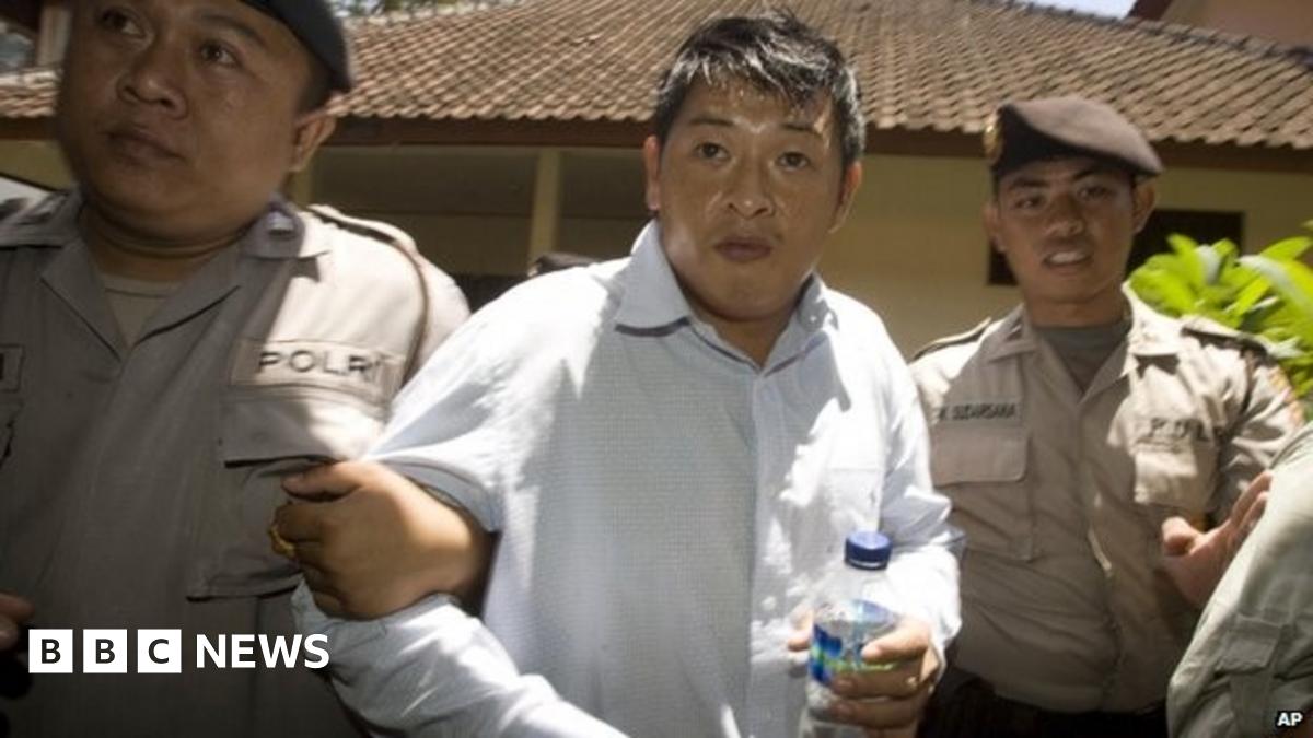 Australia 'Bali Nine' case: Brother pleads for mercy - BBC News