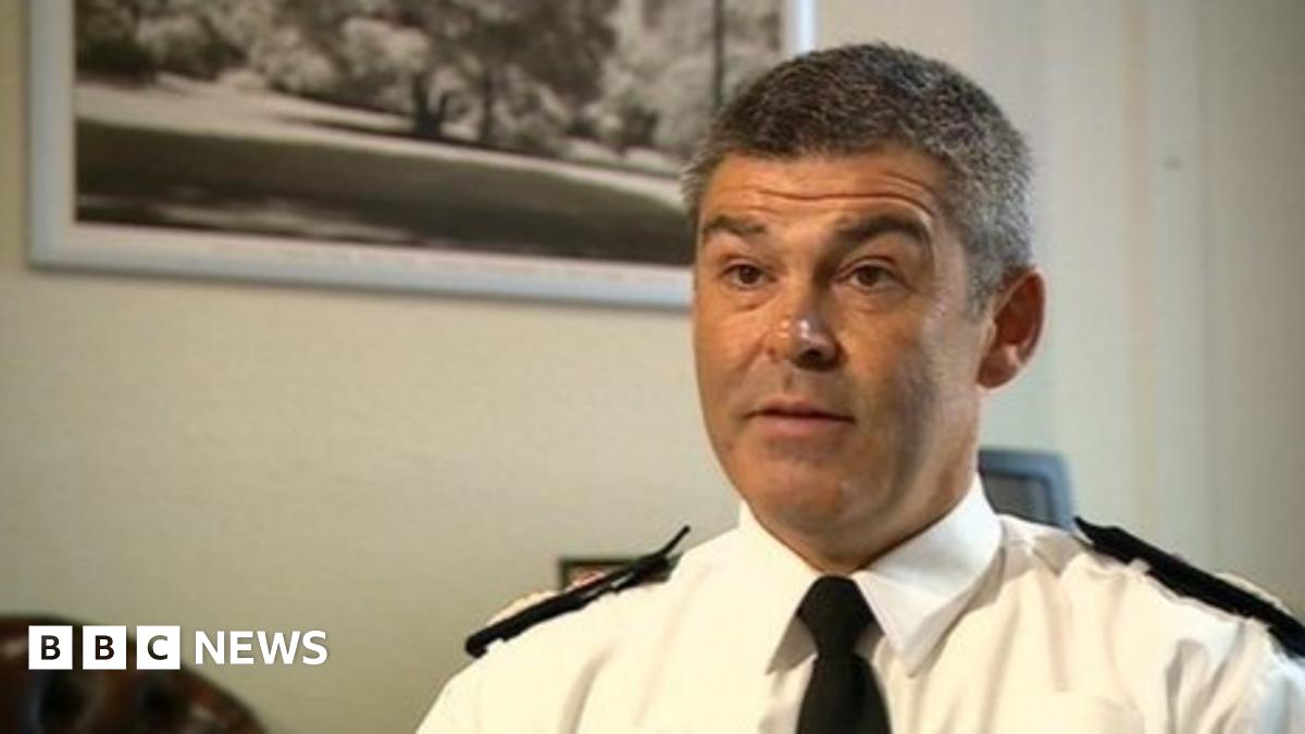 Police sorry for saying David Chatfield was drug dealer - BBC News