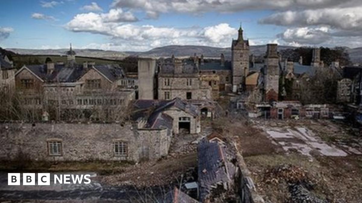 'Bleak future' for former North Wales Hospital buildings - BBC News
