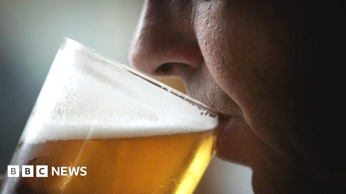 Alcohol misuse 'costs Wales NHS £109m a year' - BBC News