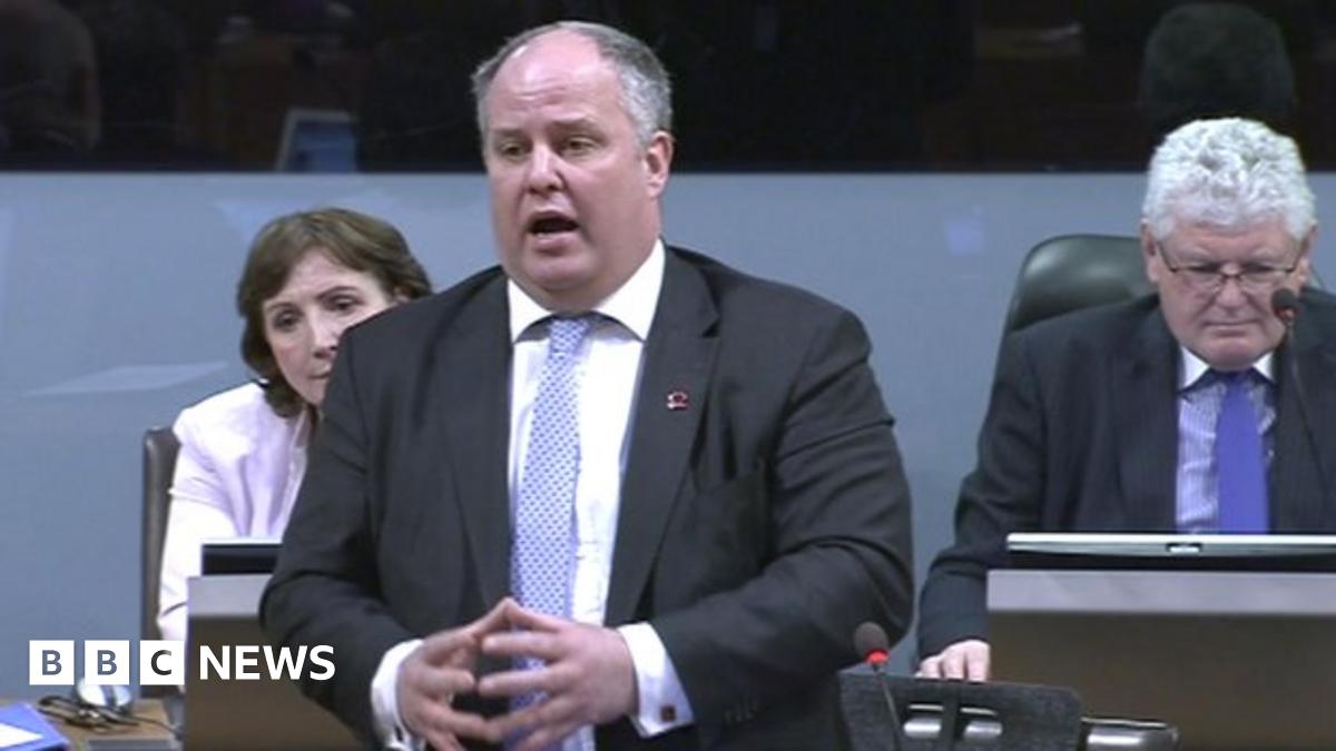 'Pretty strong case' for more AMs, says Welsh Tory leader - BBC News