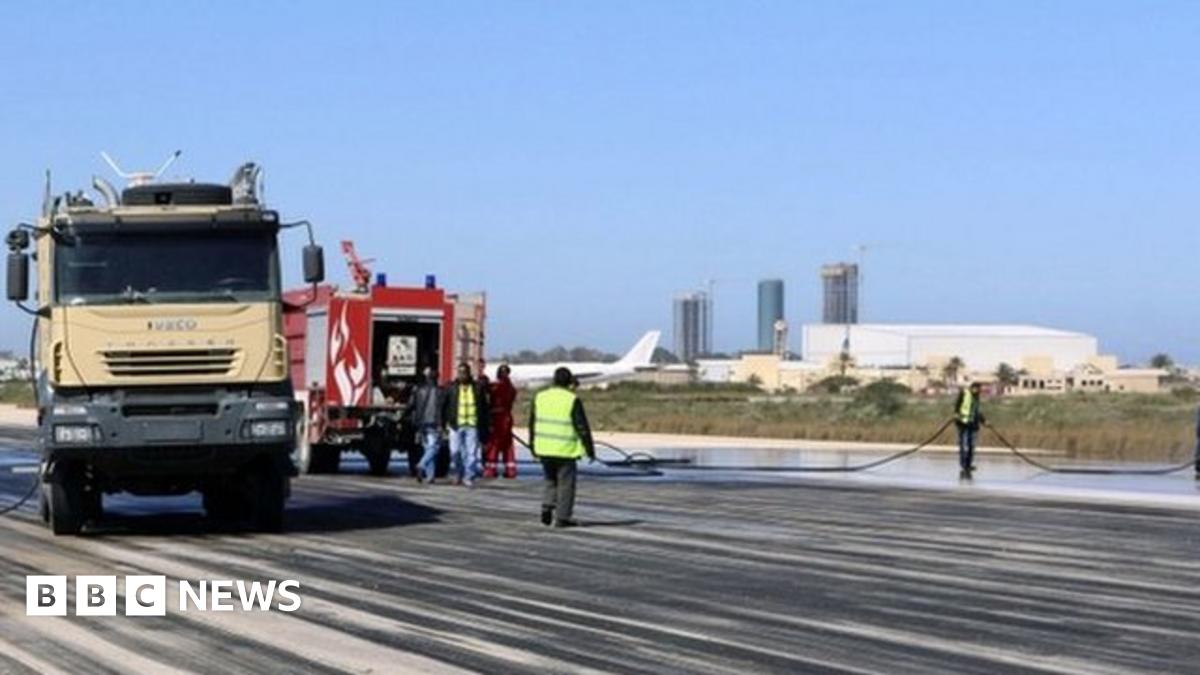 Libya oil fields of Bahi and Mabruk 'seized by militants' - BBC News