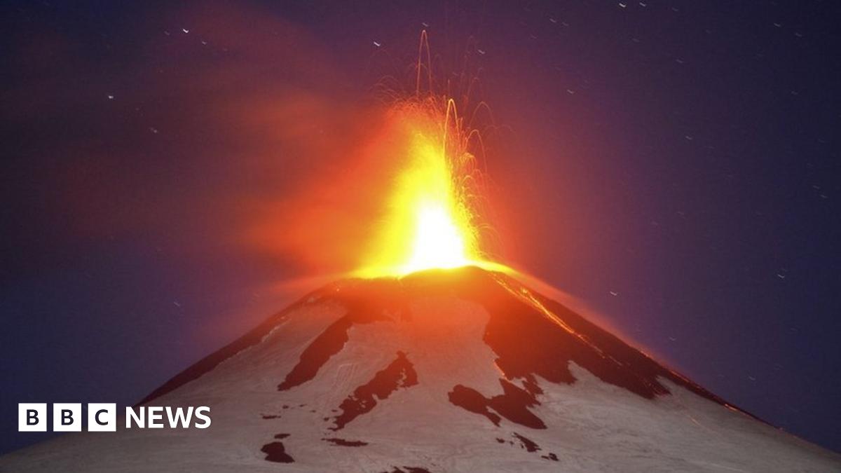 In pictures: Chile volcano eruption - BBC News