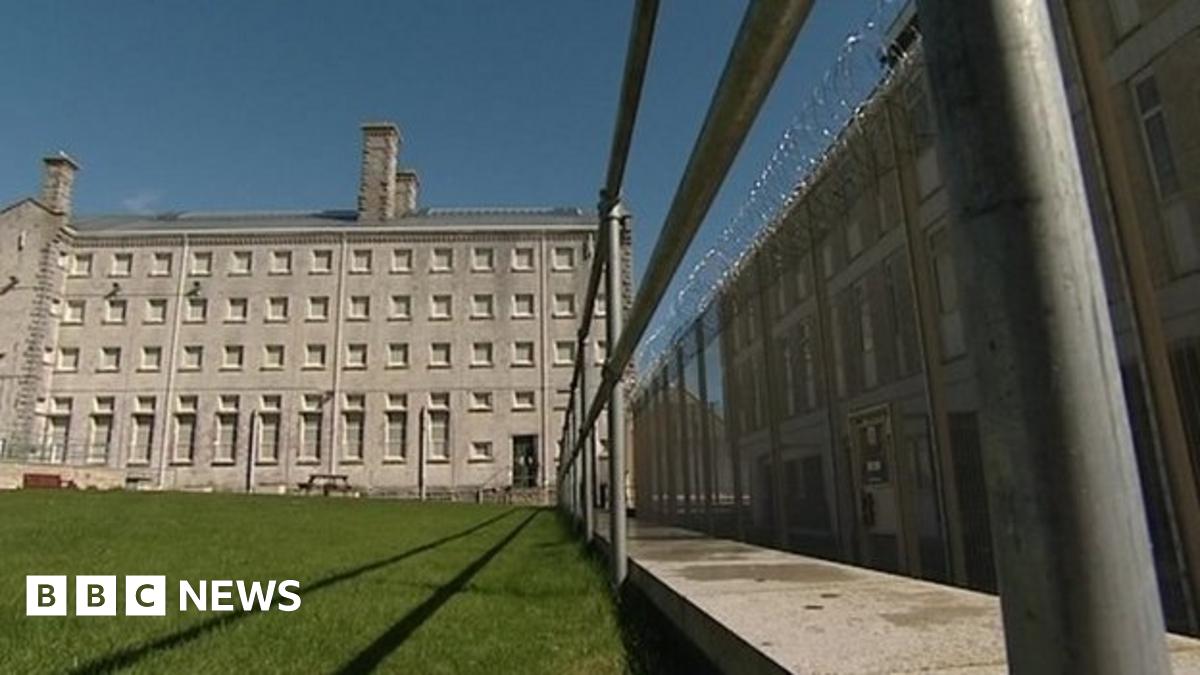 Portland school's trip details 'not destroyed' by inmates - BBC News