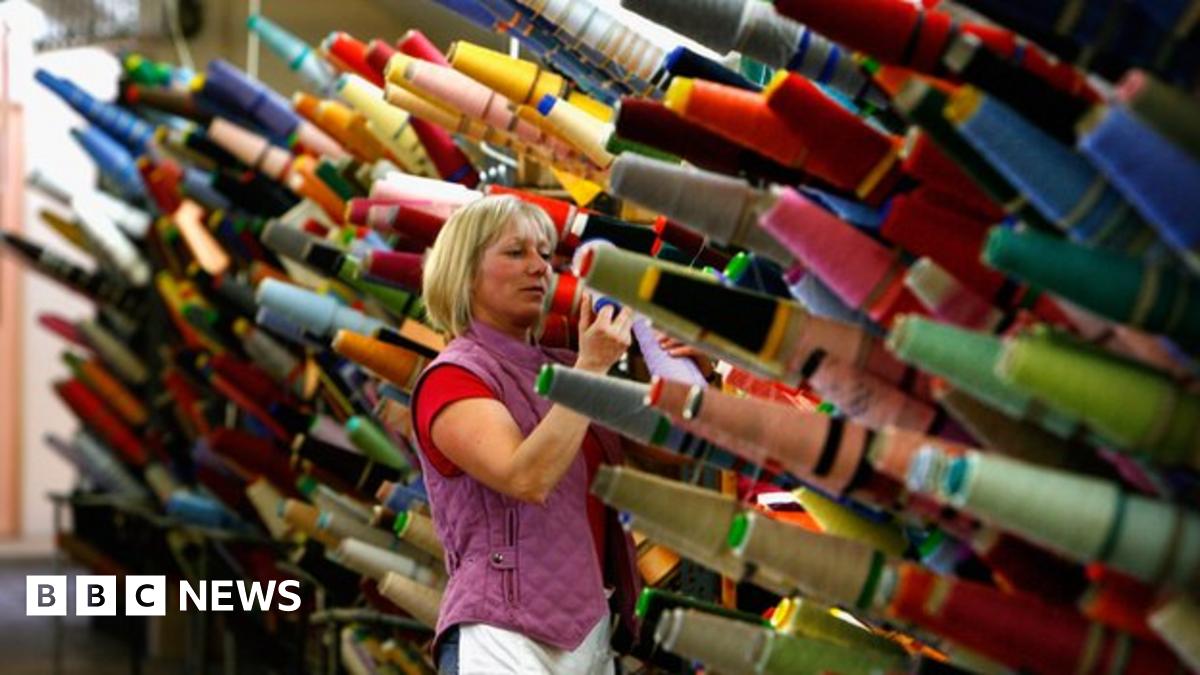 Designer Hamish Carruthers says textiles are 'thriving' - BBC News