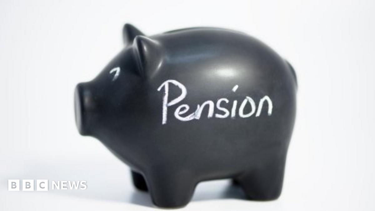 Pension freedoms to be 'open season' for fraudsters - BBC News