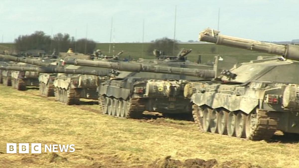 Major exercise on Salisbury Plain to test Army 'readiness' - BBC News