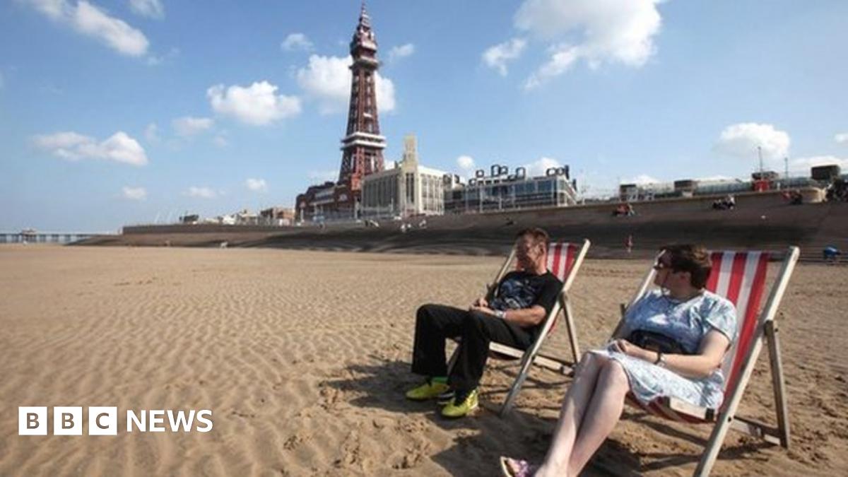 'Benefit culture' and poor accommodation blights Blackpool - BBC News