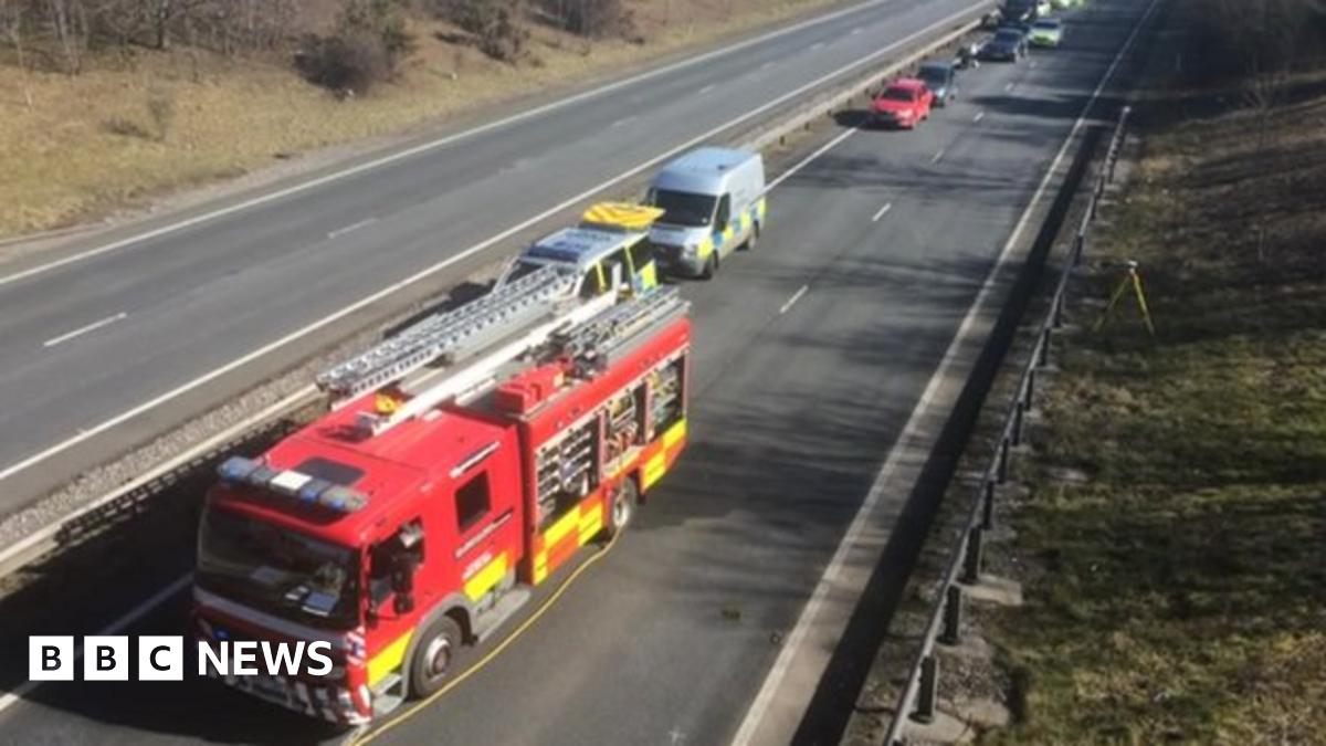 A55 westbound reopens following two crashes - BBC News