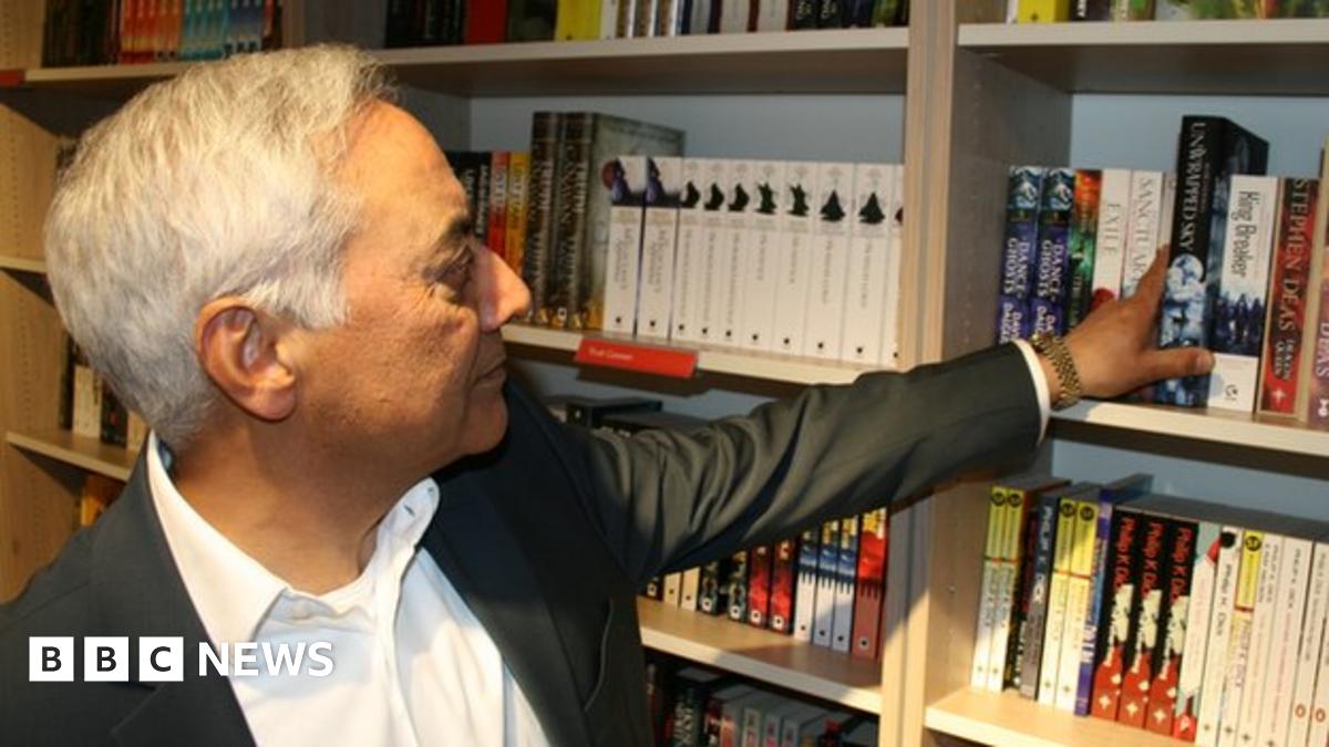The man who transformed bookshop chain Foyles - BBC News