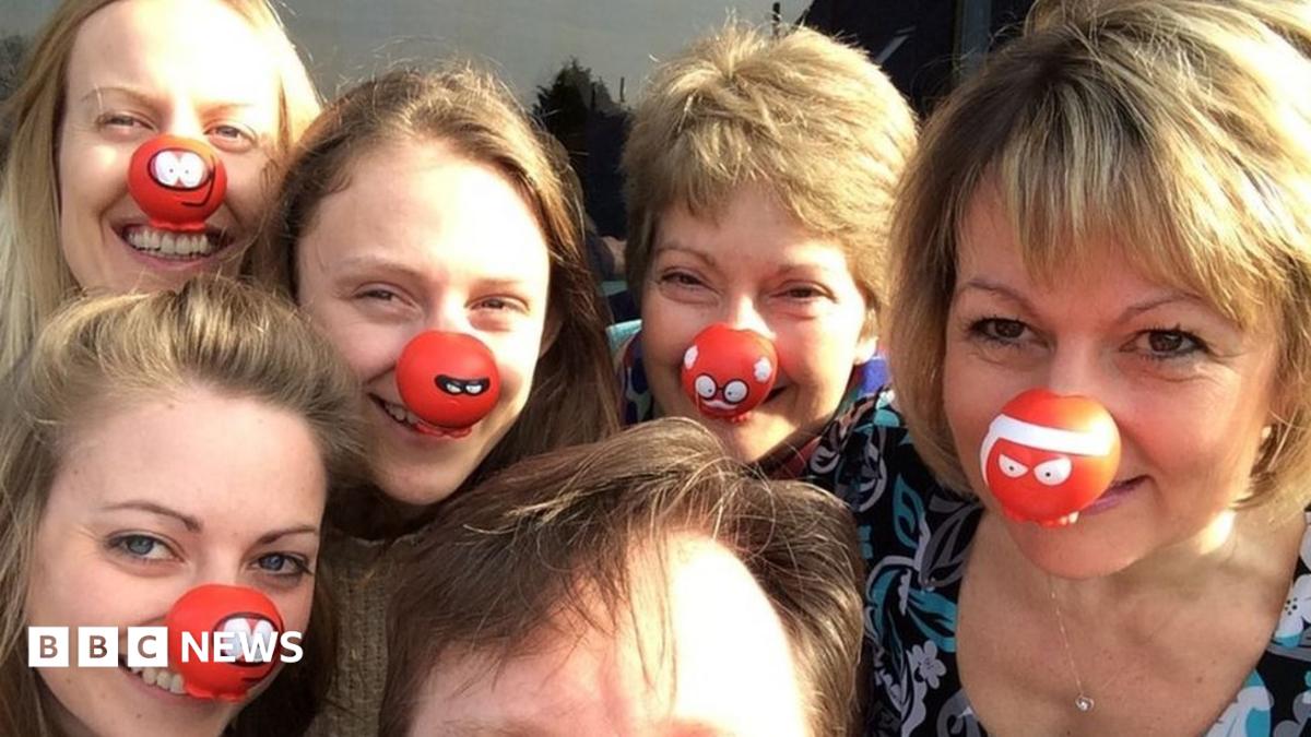 Red Nose Day 2015: Your pictures - BBC News