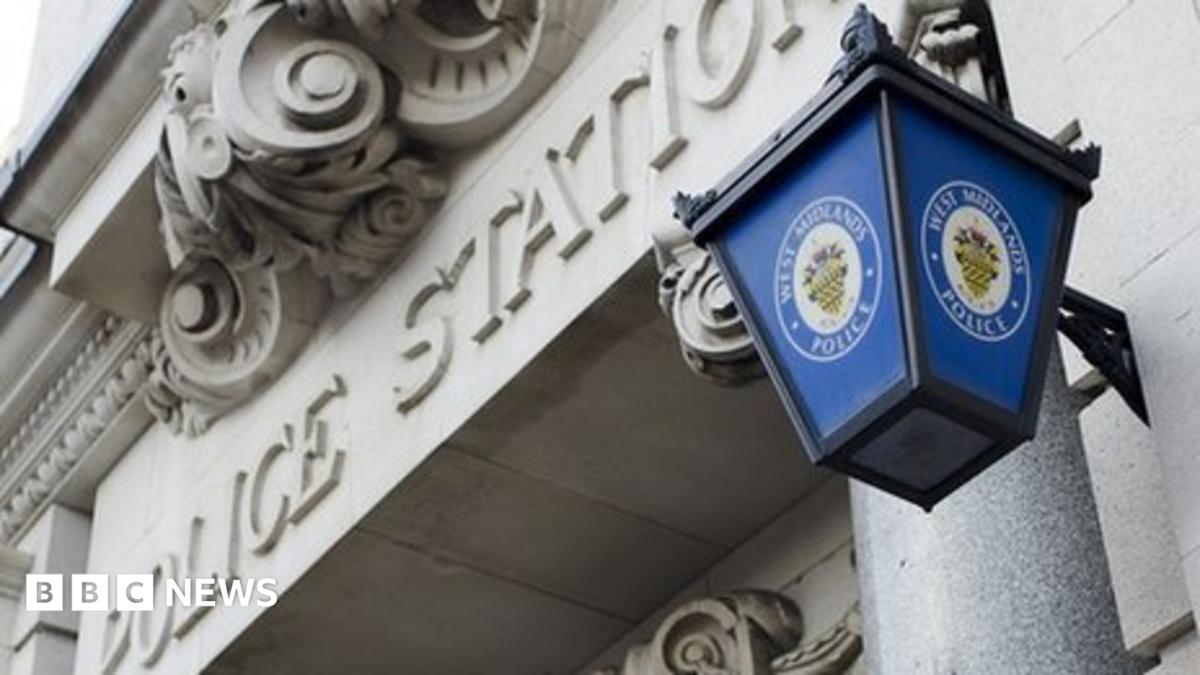 Hodge Hill man arrested over Syria travel plans released on bail - BBC News