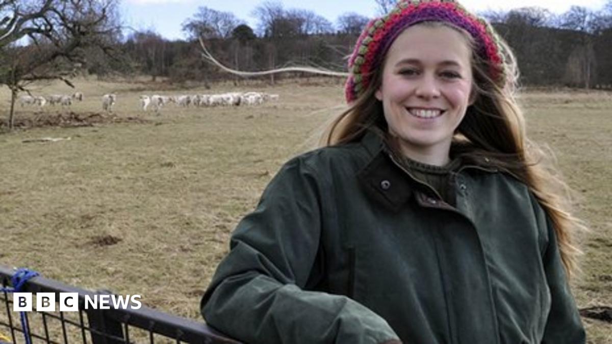 Ellie Crossley named first female Chillingham Cattle warden - BBC News