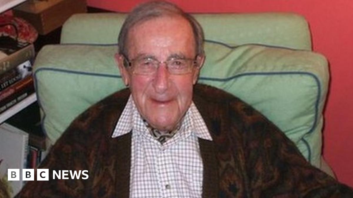 Police 5's Shaw Taylor dies at Isle of Wight home - BBC News