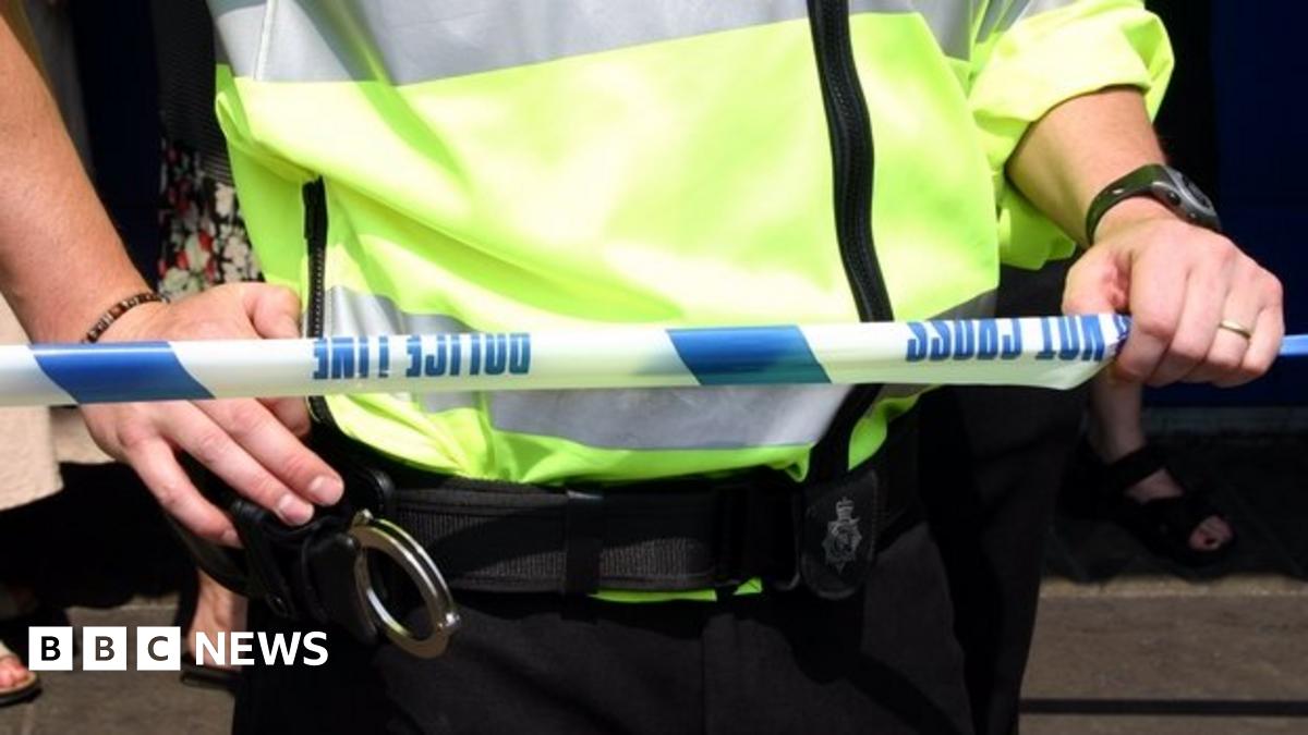 Man arrested over fatal M11 crash near Stansted - BBC News