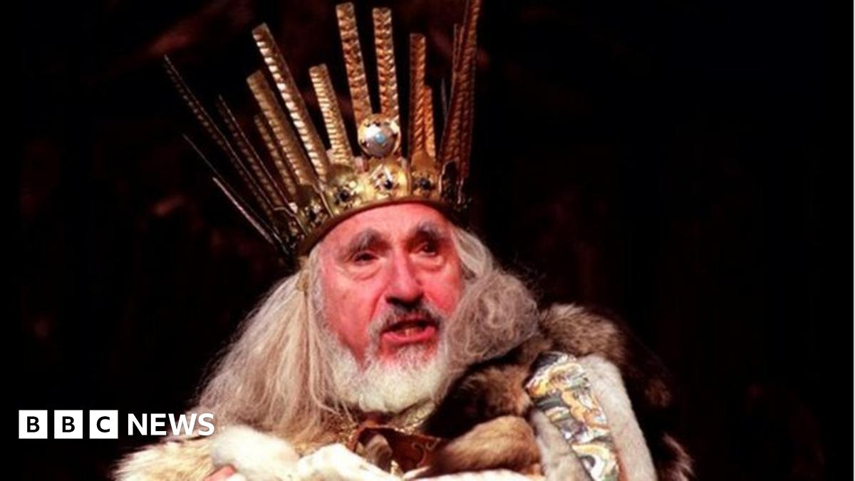 The Vocabularist: Where did the word 'king' come from? - BBC News