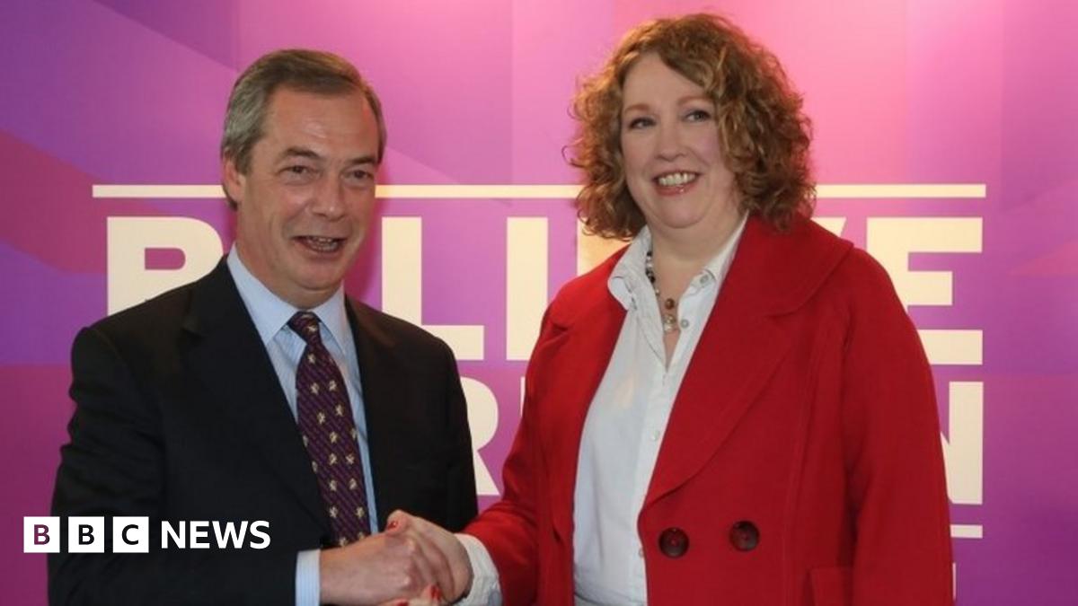 UKIP replace Janice Atkinson with Labour defector - BBC News