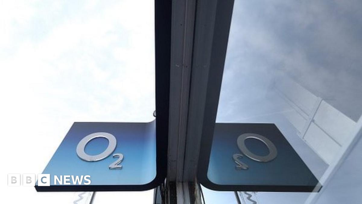 O2 deal 'threatens' mobile competition - BBC News