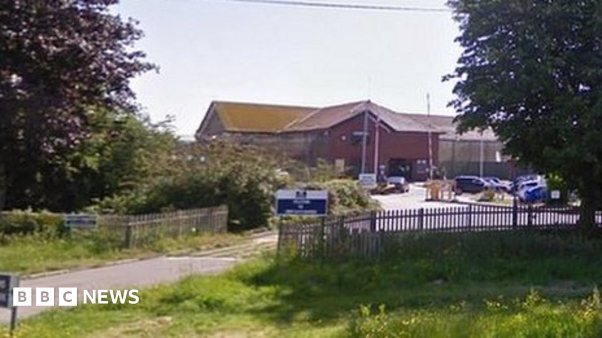 Guys Marsh prison report reveals violence and gang culture - BBC News