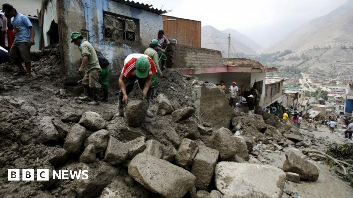 Peru mudslide emergency declared in Chosica near Lima - BBC News