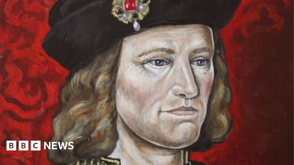 New Dundee University portrait of Richard III unveiled - BBC News