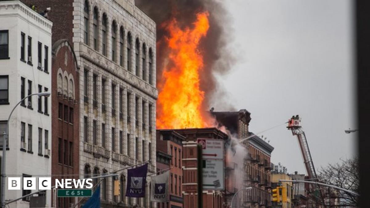 New York buildings collapse after explosion in Manhattan - BBC News