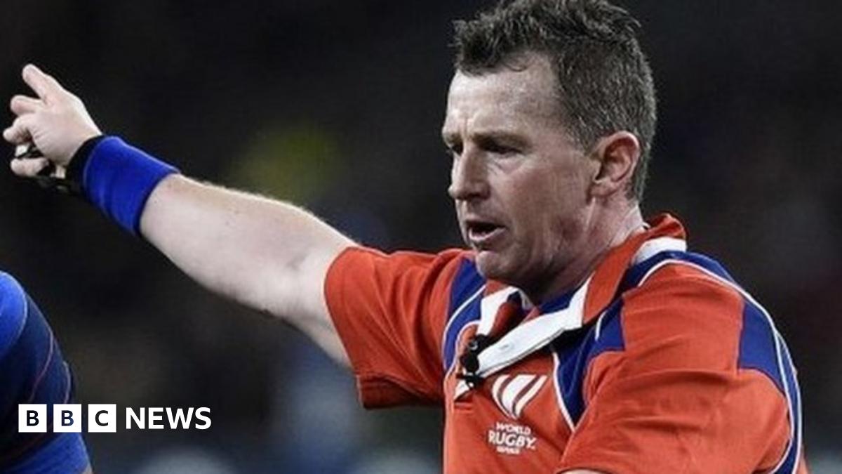 Referee Nigel Owens' hope for man who sent homophobic tweet - BBC News