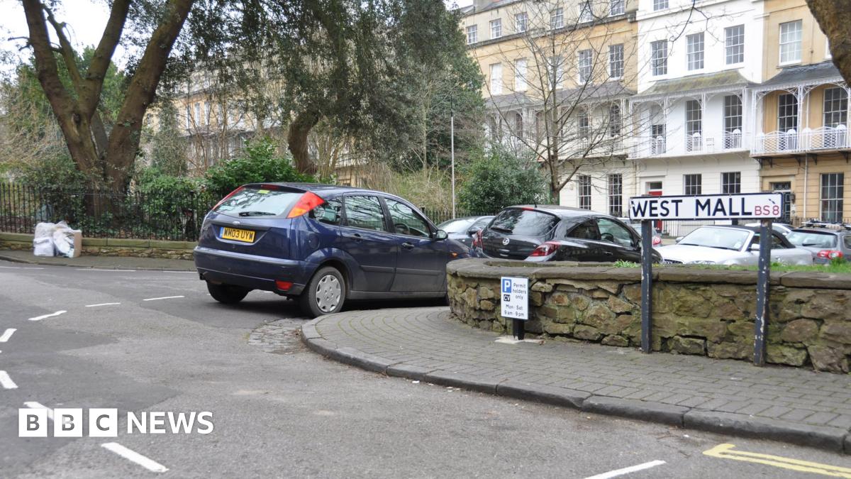 Bristol RPZ: Some parking signs may need listed building consent - BBC News