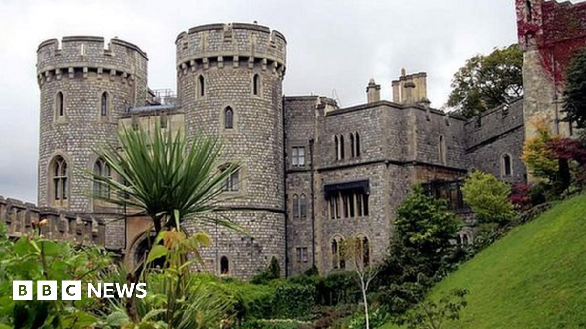 Queen's Windsor Castle staff vote for industrial action - BBC News