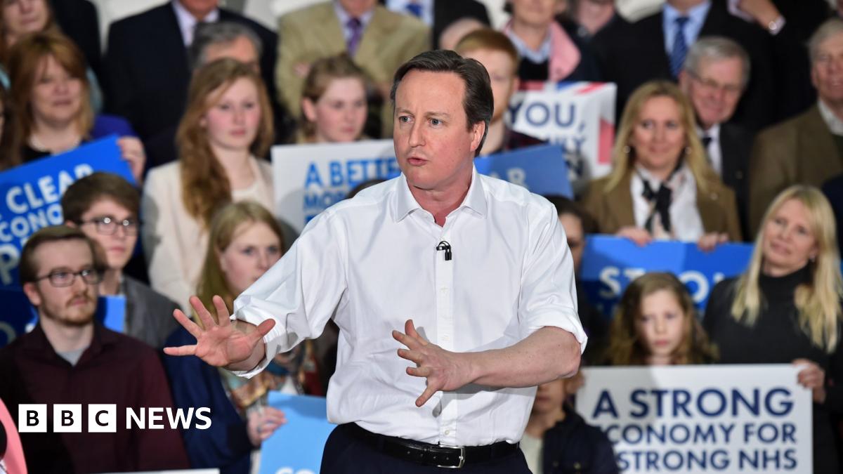 Election 2015: Smooth start on Cameron battle bus - BBC News