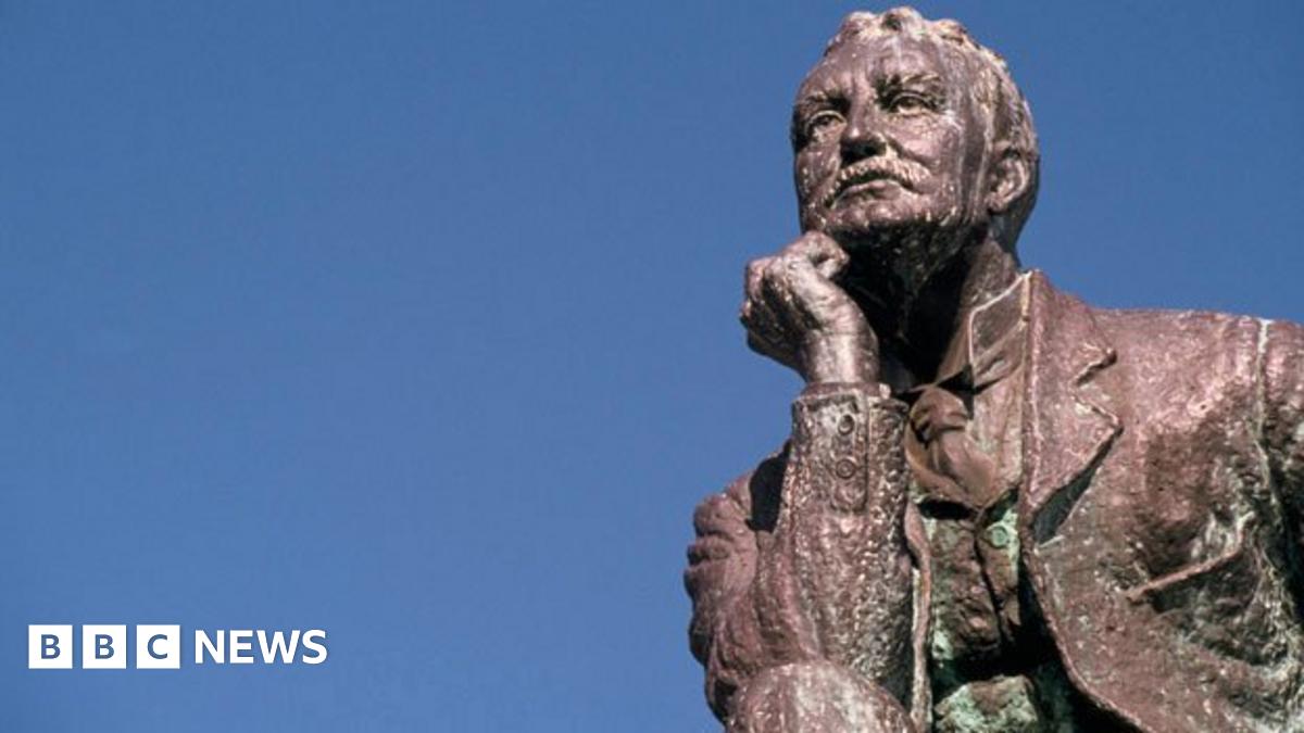 Why is Cecil Rhodes such a controversial figure? - BBC News