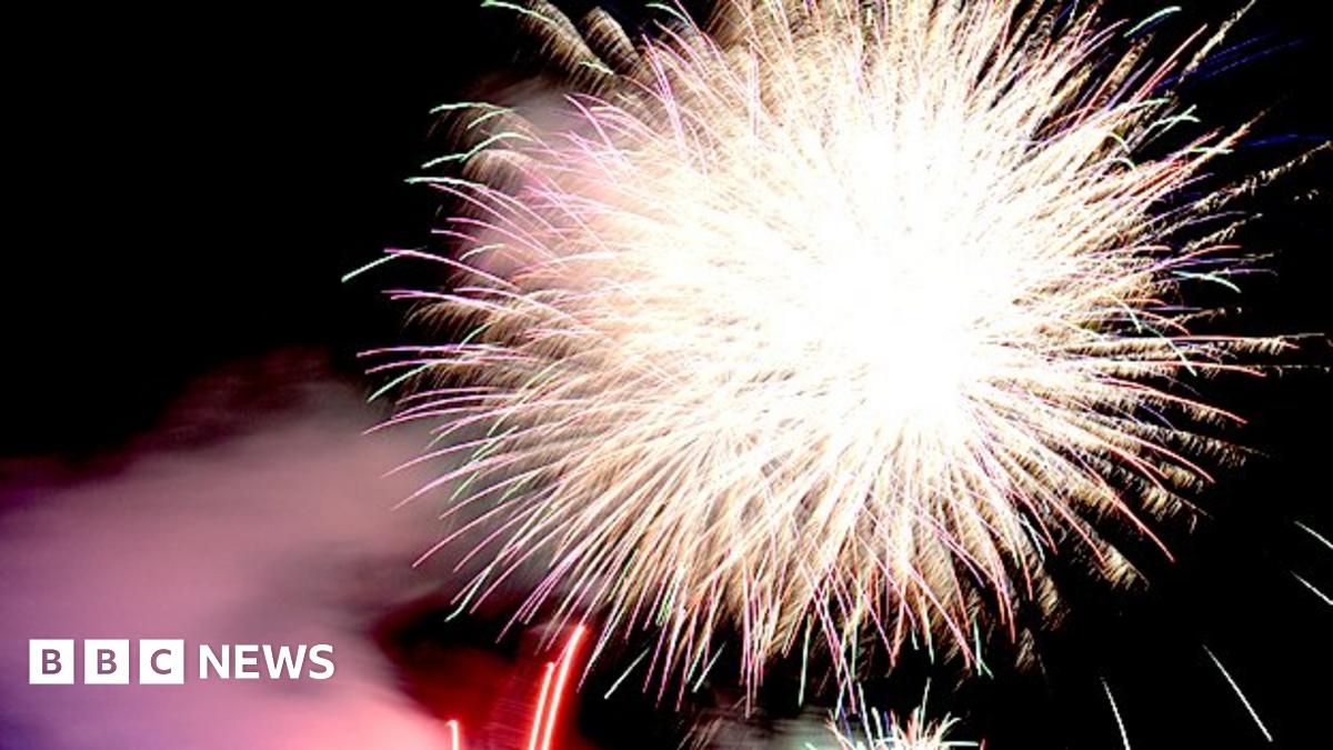 Blown away: How tech made fireworks bigger and bigger - BBC News
