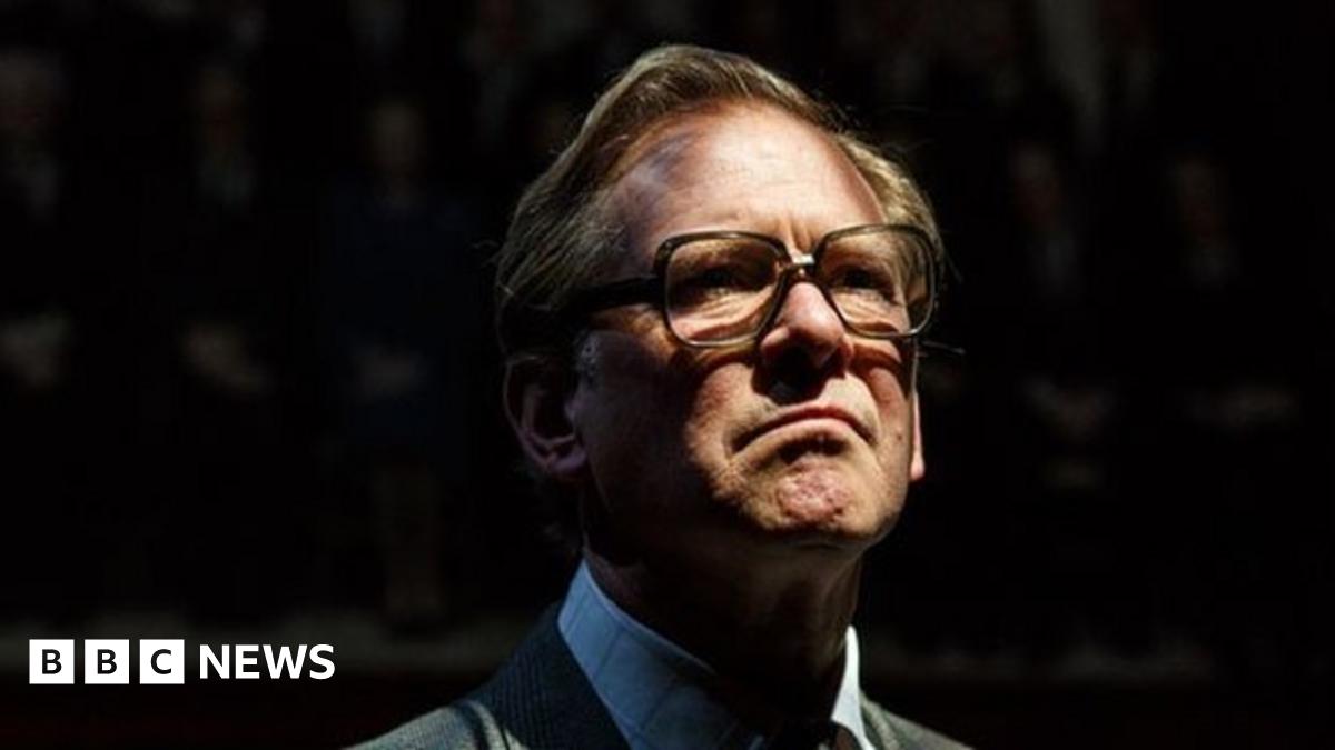 Thatcher's nemesis Geoffrey Howe takes centre stage in new play - BBC News