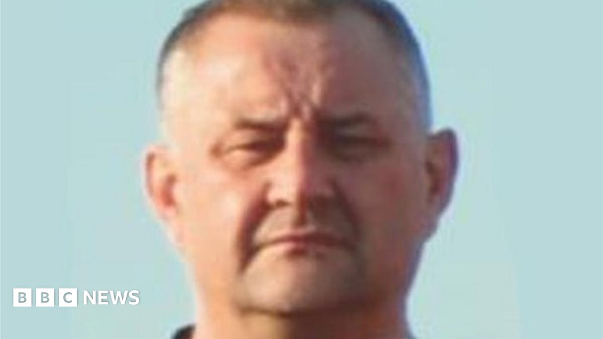 Dowlais rugby club mourns death of coach Keith Winstone - BBC News
