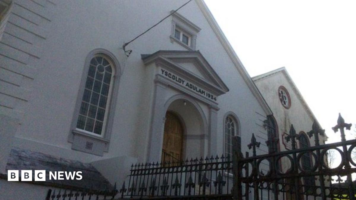 Police look into Felinfoel chapel embezzlement claim - BBC News