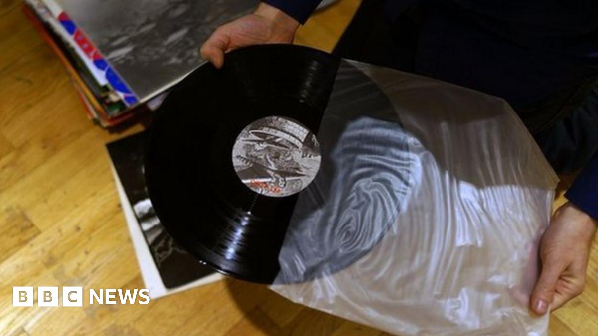 UK's first official vinyl chart launched as sales rise - BBC News