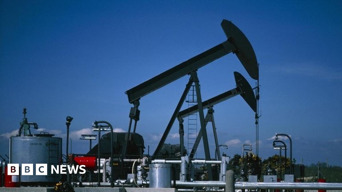 Falklands oil exploration stalled amid falling oil price - BBC News