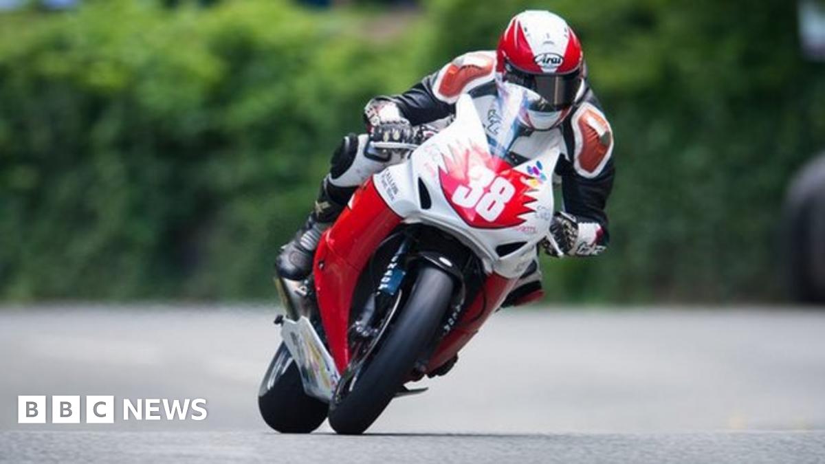 TT rider Gary Carswell dies during Jurby race practice - BBC News