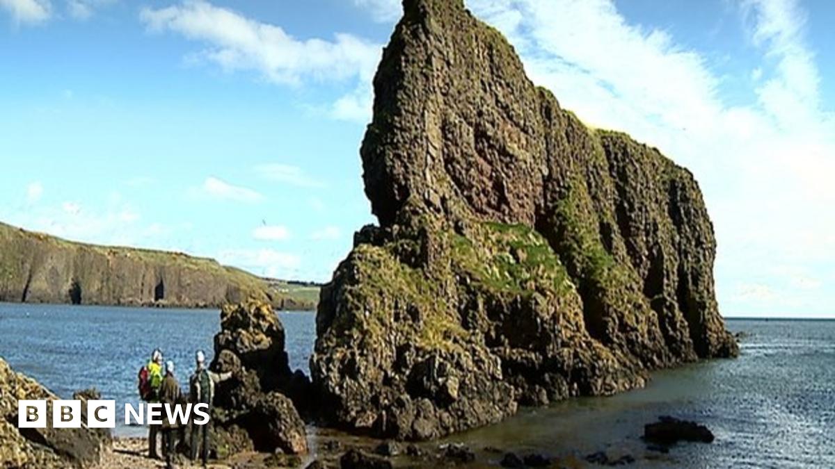 Pictish fort south of Stonehaven 'is Scotland's oldest' - BBC News