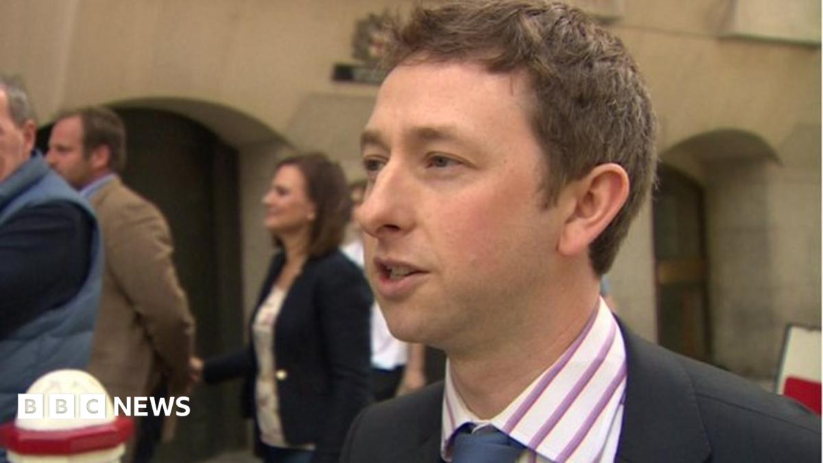 Operation Elveden: Journalists cleared in payment trial - BBC News