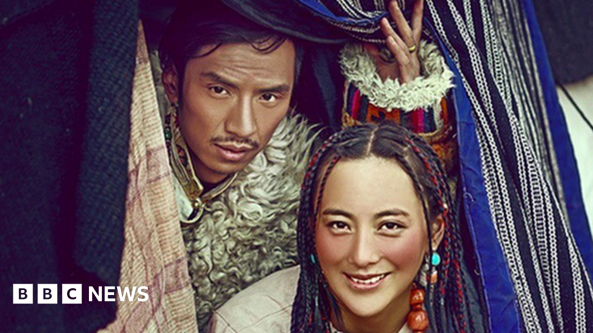The wedding photos that captivated China - BBC News