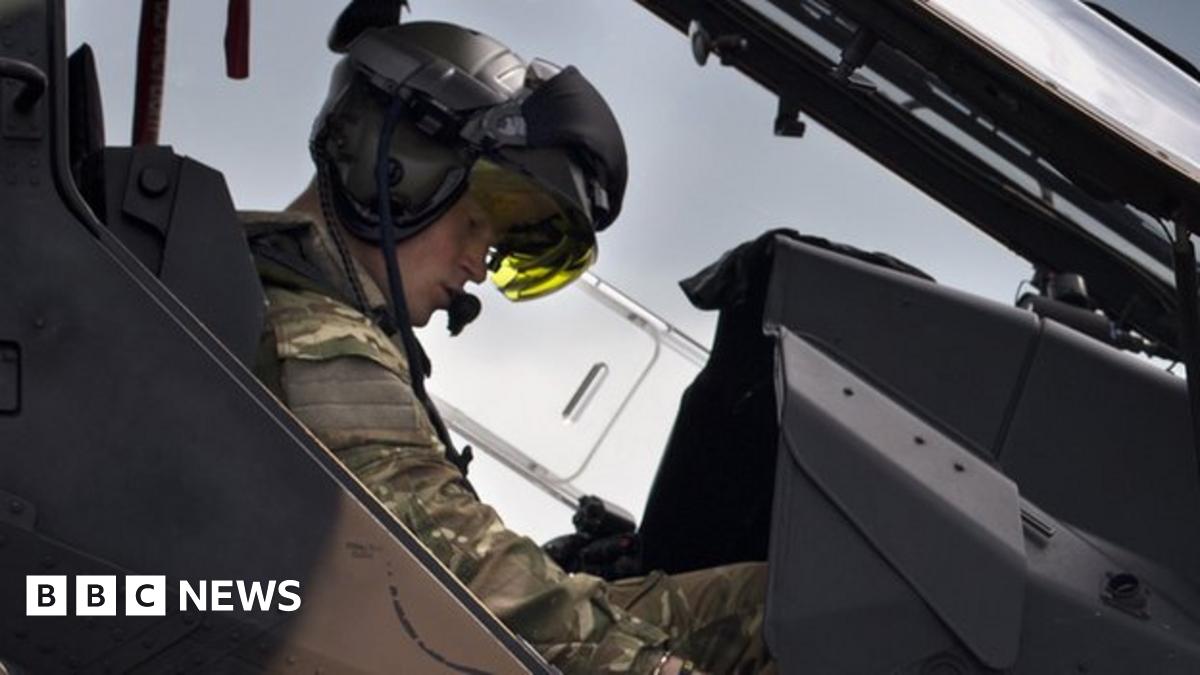 Prince Harry on reconnaissance flight in Australia - BBC News