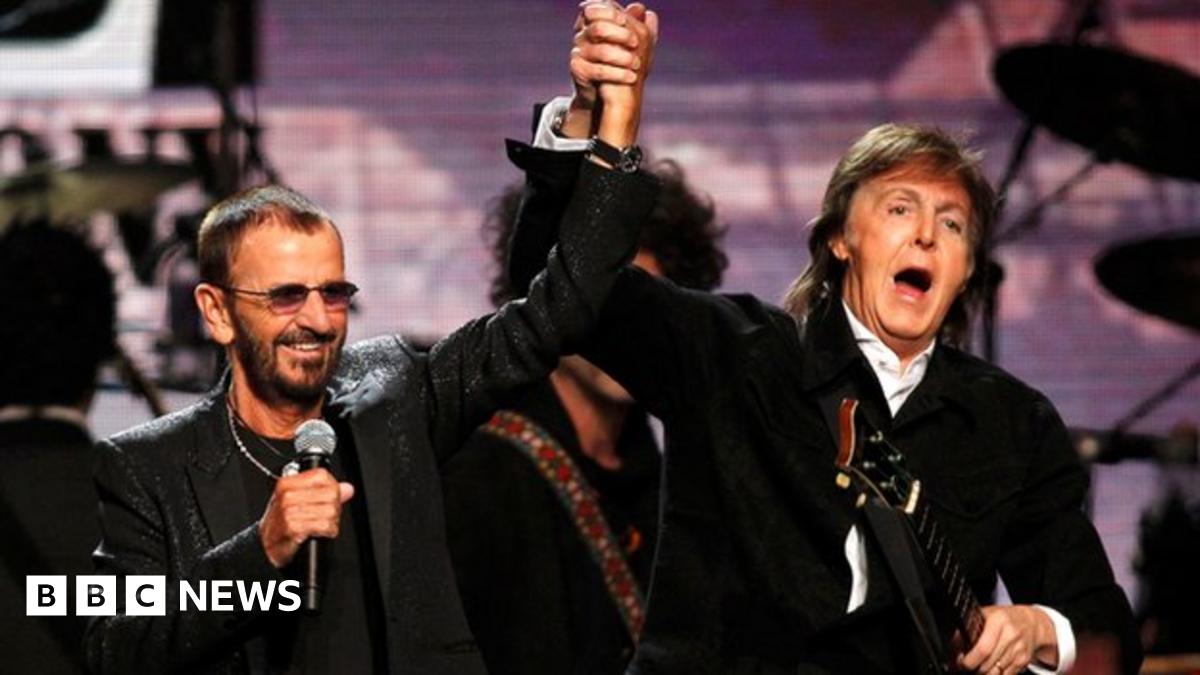 Beatles' Ringo Starr inducted to Hall of Fame - BBC News